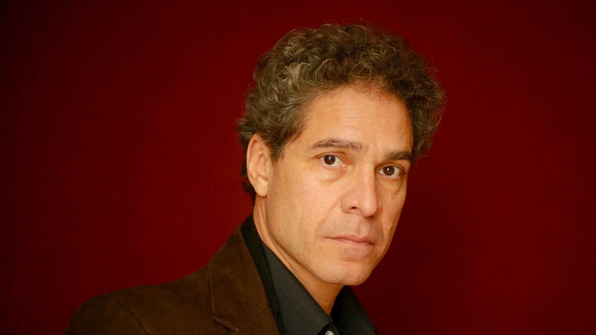 Rodrigo Rey Rosa Portrait Session | paniko.cl