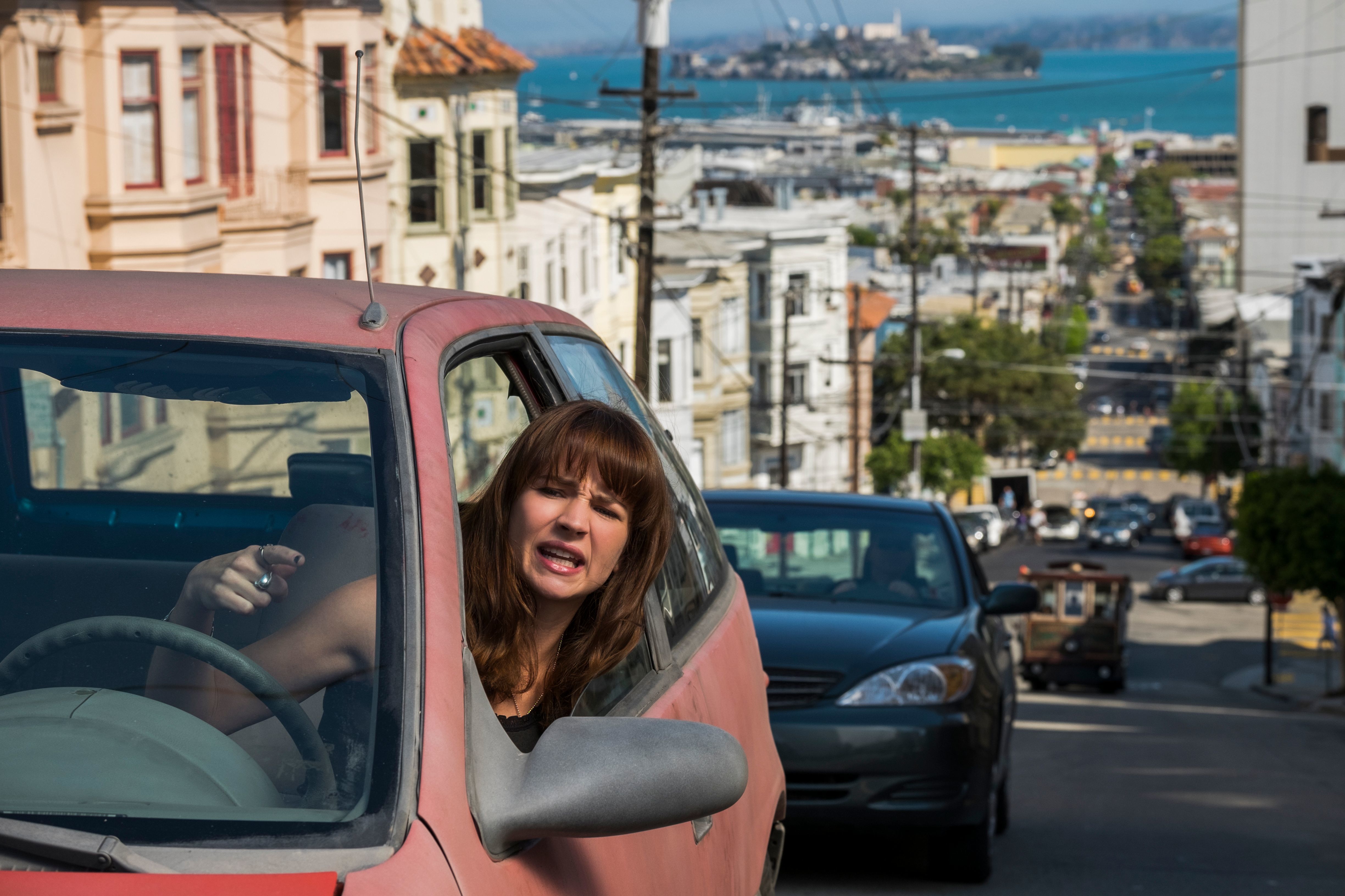 Girlboss, la serie que suena mejor de lo que se ve | paniko.cl